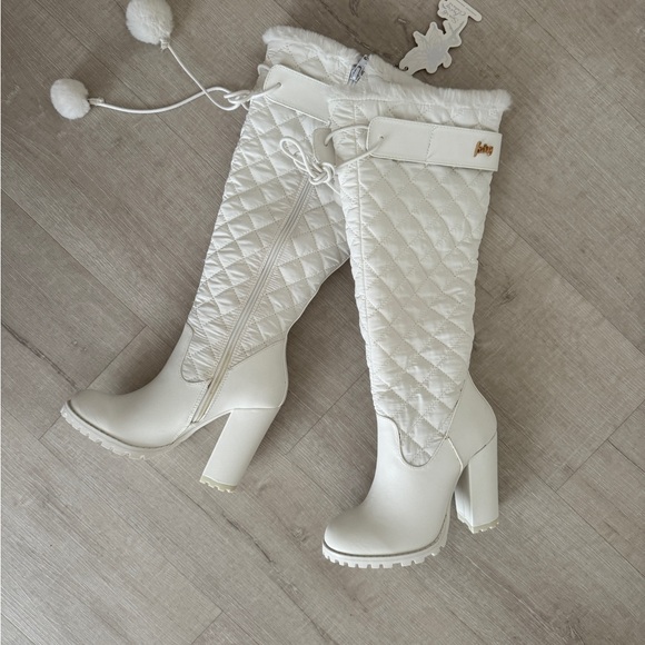 Shoes | White Quilted Heeled Boots With Chunky Heel | Poshmark